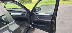 Melns BMW X5 2009 Liepāja, ar dzinēja tilpumu 3.00 L un nobraukumu 269 tūkst. km par 10400 €, foto 13 vietnē AUTOMOTO.COM.LV