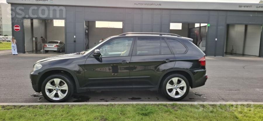 Melns BMW X5 2009 Liepāja, ar dzinēja tilpumu 3.00 L un nobraukumu 269 tūkst. km par 10400 €, foto 18 vietnē AUTOMOTO.COM.LV