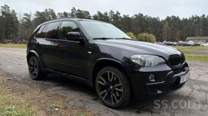 Black BMW X5 2009 in Riga, with an engine capacity of 3.00 L and mileage of 405 thousand km for 3500 €, photo 5 on AUTOMOTO.COM.LV