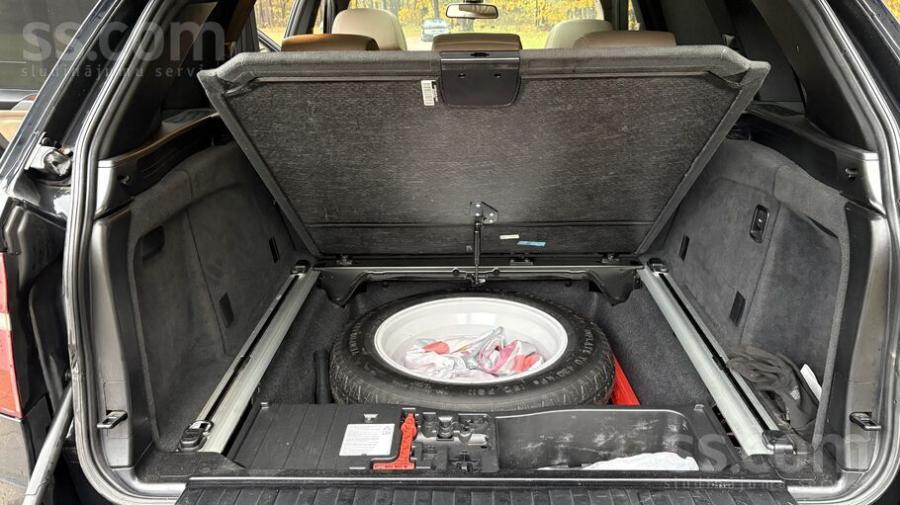 Black BMW X5 2009 in Riga, with an engine capacity of 3.00 L and mileage of 405 thousand km for 3500 €, photo 8 on AUTOMOTO.COM.LV