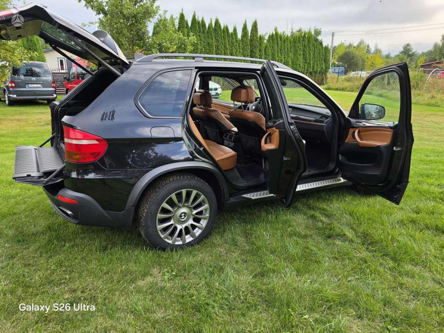 Melns BMW X5 2009 Jonava, ar dzinēja tilpumu 2.99 L un nobraukumu 279 tūkst. km par 7499 €, foto 24 vietnē AUTOMOTO.COM.LV