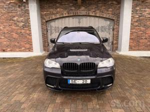 Black BMW X5 2009 in Tukums, with an engine capacity of 3.00 L and mileage of 330 thousand km for 16000 €, photo 3 on AUTOMOTO.COM.LV