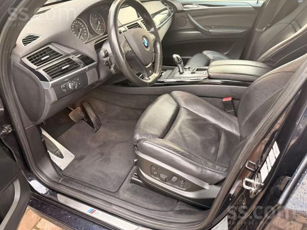 Black BMW X5 2009 in Tukums, with an engine capacity of 3.00 L and mileage of 330 thousand km for 16000 €, photo 9 on AUTOMOTO.COM.LV