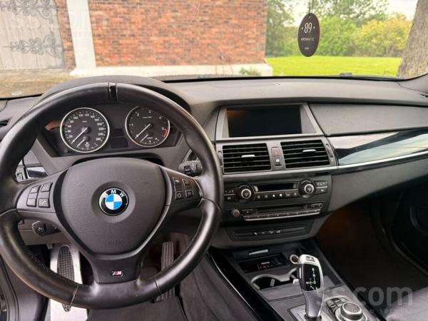 Black BMW X5 2009 in Tukums, with an engine capacity of 3.00 L and mileage of 330 thousand km for 16000 €, photo 10 on AUTOMOTO.COM.LV