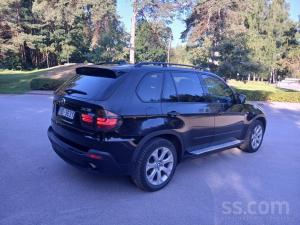Melns BMW X5 2009 Rīga, ar dzinēja tilpumu 3.00 L un nobraukumu 281 tūkst. km par 8500 €, foto 4 vietnē AUTOMOTO.COM.LV
