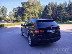 Melns BMW X5 2009 Rīga, ar dzinēja tilpumu 3.00 L un nobraukumu 281 tūkst. km par 8500 €, foto 6 vietnē AUTOMOTO.COM.LV