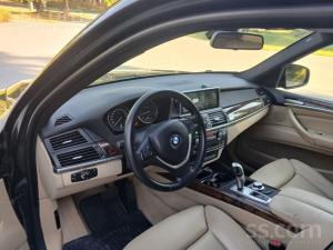 Melns BMW X5 2009 Rīga, ar dzinēja tilpumu 3.00 L un nobraukumu 281 tūkst. km par 8500 €, foto 7 vietnē AUTOMOTO.COM.LV