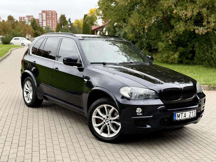 Черный БМВ Х5 2009 в Вильнюс, объемом двигателя 2.99 л и пробегом 243 тыс. км за 8800 €, фото 1 на AUTOMOTO.COM.LV