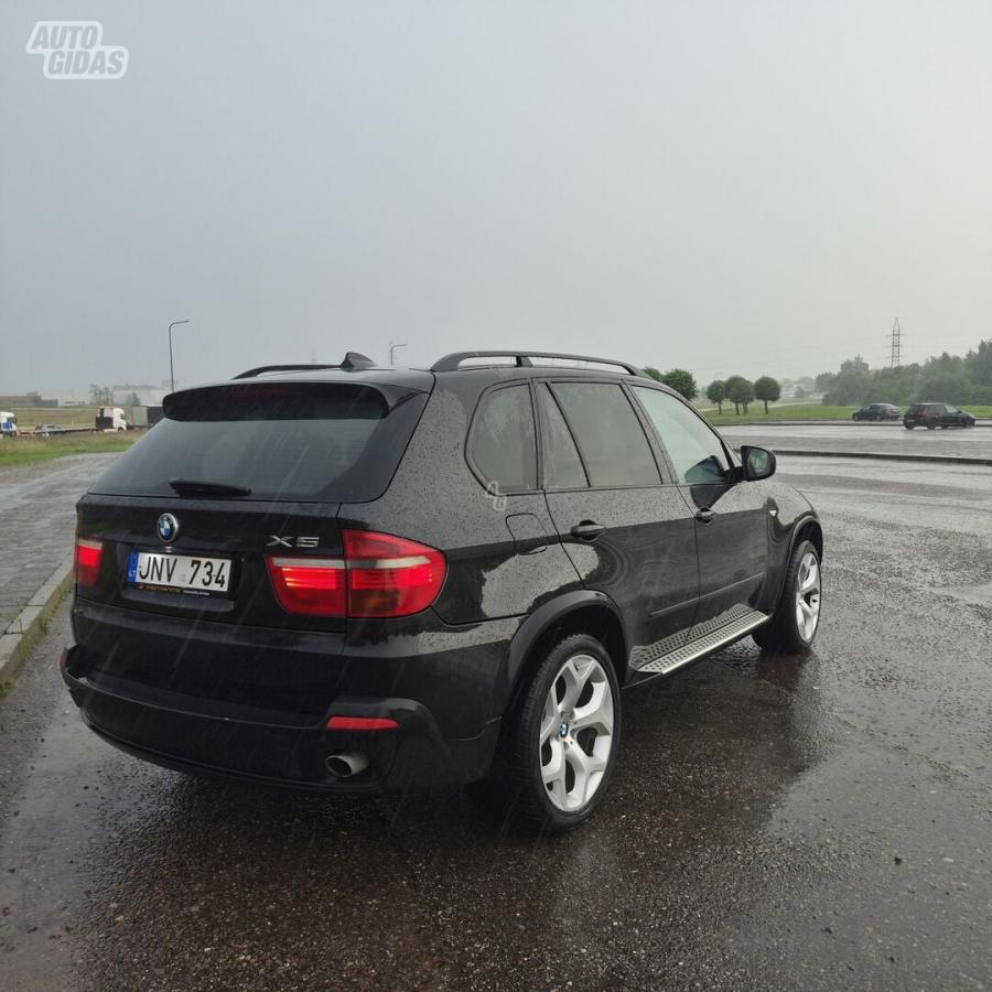 Melns BMW X5 2009 Viļņa, ar dzinēja tilpumu 3.00 L un nobraukumu 382 tūkst. km par 7000 €, foto 4 vietnē AUTOMOTO.COM.LV