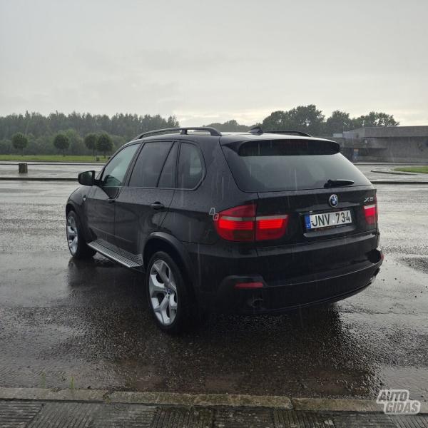 Black BMW X5 2009 in Vilnius, with an engine capacity of 3.00 L and mileage of 382 thousand km for 7000 €, photo 5 on AUTOMOTO.COM.LV