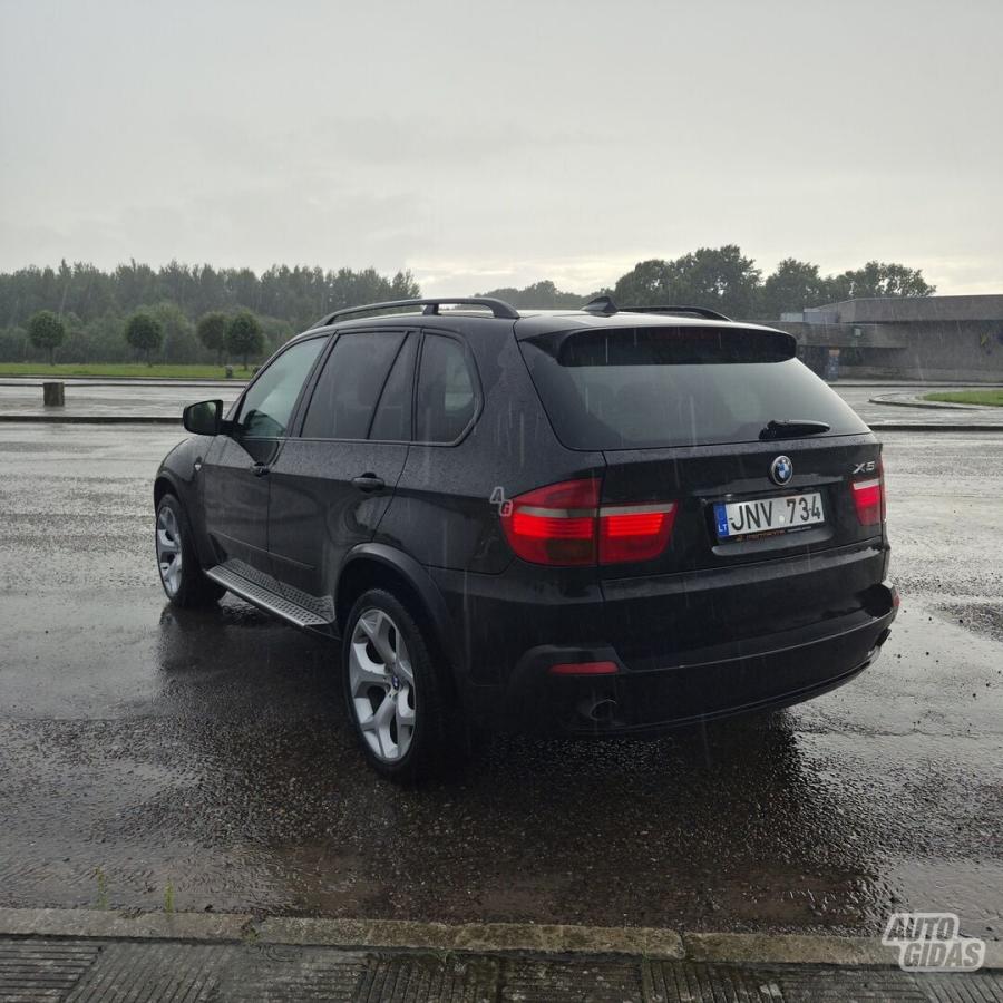 Melns BMW X5 2009 Viļņa, ar dzinēja tilpumu 3.00 L un nobraukumu 382 tūkst. km par 7000 €, foto 5 vietnē AUTOMOTO.COM.LV