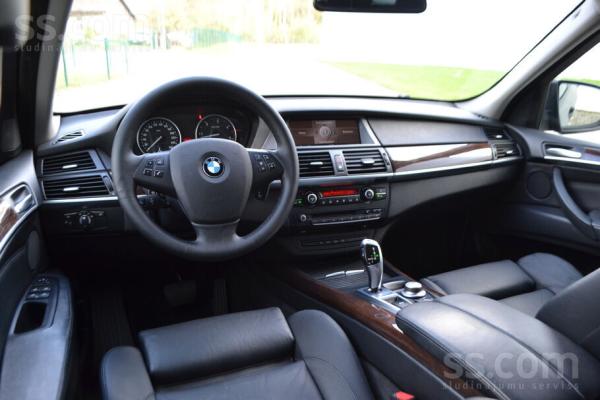 Melns BMW X5 2009 Rīga, ar dzinēja tilpumu 3.00 L un nobraukumu 288 tūkst. km par 8950 €, foto 9 vietnē AUTOMOTO.COM.LV