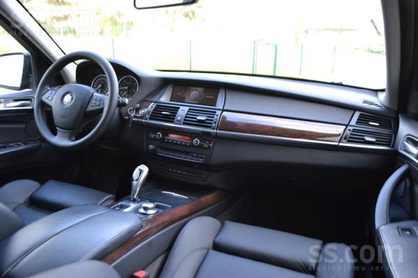 Melns BMW X5 2009 Rīga, ar dzinēja tilpumu 3.00 L un nobraukumu 288 tūkst. km par 8950 €, foto 10 vietnē AUTOMOTO.COM.LV