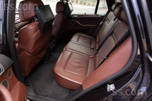 Melns BMW X5 2010 Rīga, ar dzinēja tilpumu 4.40 L un nobraukumu 0 tūkst. km par 5950 €, foto 9 vietnē AUTOMOTO.COM.LV
