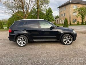 Melns BMW X5 2010 Bauska, ar dzinēja tilpumu 3.00 L un nobraukumu 261 tūkst. km par 11000 €, foto 2 vietnē AUTOMOTO.COM.LV