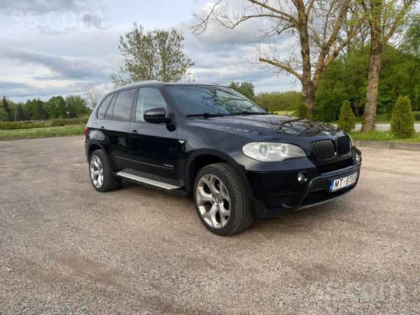 Melns BMW X5 2010 Bauska, ar dzinēja tilpumu 3.00 L un nobraukumu 261 tūkst. km par 11000 €, foto 4 vietnē AUTOMOTO.COM.LV