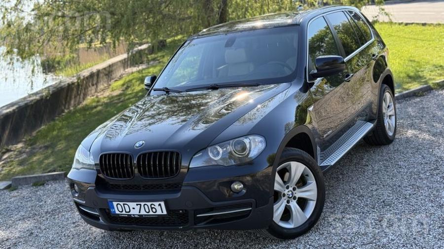 Black BMW X5 2010 in Jurmala, with an engine capacity of 3.00 L and mileage of 0 thousand km for 10950 €, photo 1 on AUTOMOTO.COM.LV