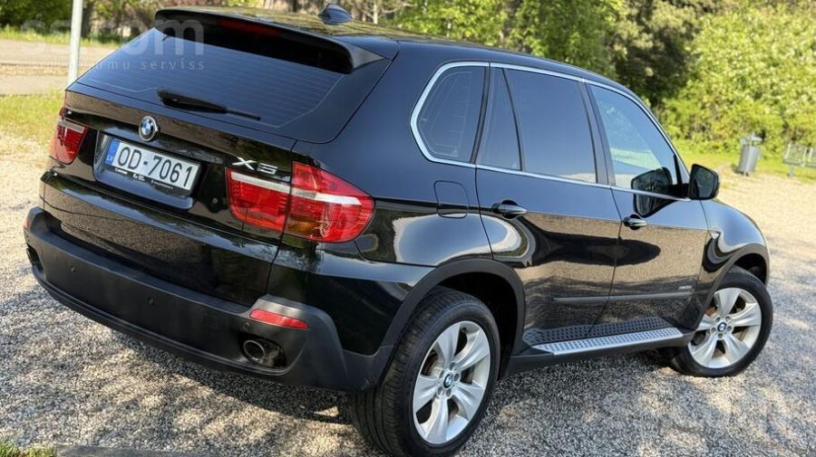 Black BMW X5 2010 in Jurmala, with an engine capacity of 3.00 L and mileage of 0 thousand km for 10950 €, photo 15 on AUTOMOTO.COM.LV