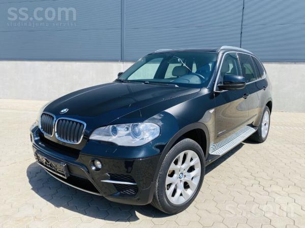 Black BMW X5 2010 in Riga, with an engine capacity of 3.00 L and mileage of 0 thousand km for 10990 €, photo 2 on AUTOMOTO.COM.LV