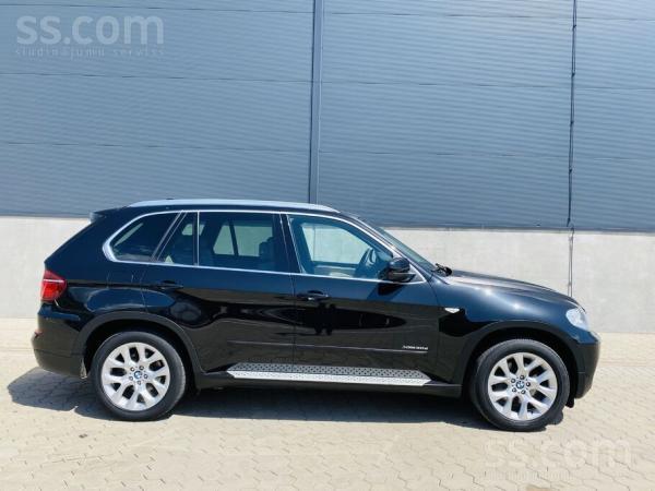Black BMW X5 2010 in Riga, with an engine capacity of 3.00 L and mileage of 0 thousand km for 10990 €, photo 3 on AUTOMOTO.COM.LV