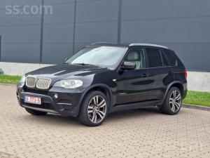 Black BMW X5 2010 in Riga, with an engine capacity of 3.00 L and mileage of 299 thousand km for 11700 €, photo 6 on AUTOMOTO.COM.LV