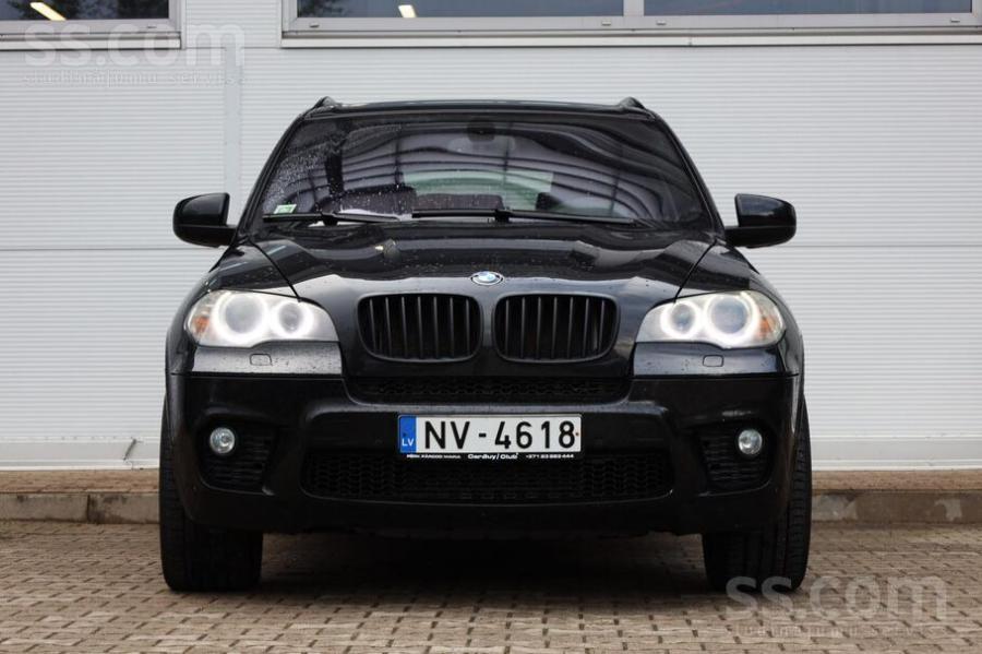 Black BMW X5 2010 in Riga, with an engine capacity of 3.00 L and mileage of 0 thousand km for 10995 €, photo 3 on AUTOMOTO.COM.LV