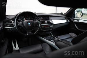 Black BMW X5 2010 in Riga, with an engine capacity of 3.00 L and mileage of 0 thousand km for 10995 €, photo 9 on AUTOMOTO.COM.LV