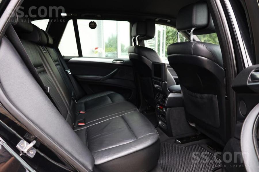 Black BMW X5 2010 in Riga, with an engine capacity of 3.00 L and mileage of 0 thousand km for 10995 €, photo 19 on AUTOMOTO.COM.LV