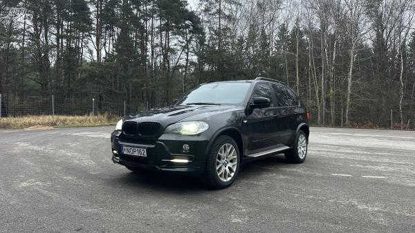 Melns BMW X5 2010 Ukmergė, ar dzinēja tilpumu 3.00 L un nobraukumu 435 tūkst. km par 8200 €, foto 1 vietnē AUTOMOTO.COM.LV