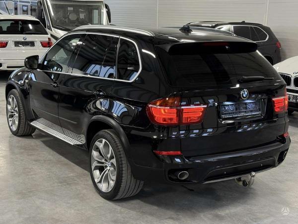 Black BMW X5 2010 in Marijampole, with an engine capacity of 2.99 L and mileage of 251 thousand km for 10999 €, photo 10 on AUTOMOTO.COM.LV