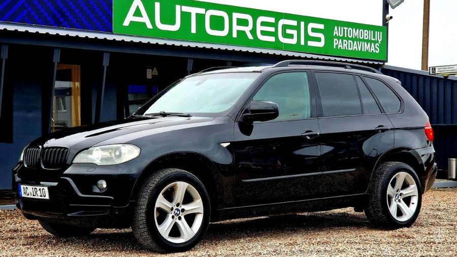 Black BMW X5 2010 in Kretinga, with an engine capacity of 3.00 L and mileage of 111 thousand km for 10950 €, photo 8 on AUTOMOTO.COM.LV