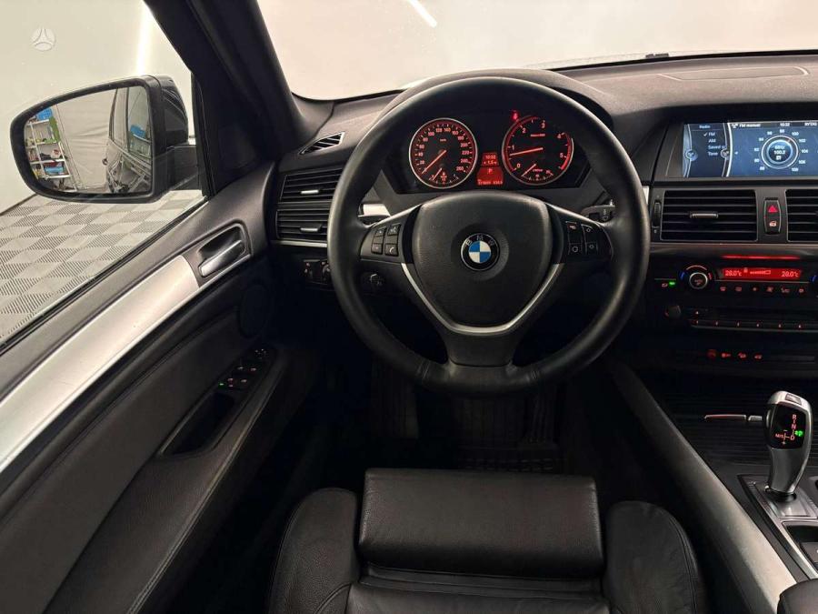 Melns BMW X5 2010 Marijampole, ar dzinēja tilpumu 2.99 L un nobraukumu 332 tūkst. km par 9850 €, foto 3 vietnē AUTOMOTO.COM.LV