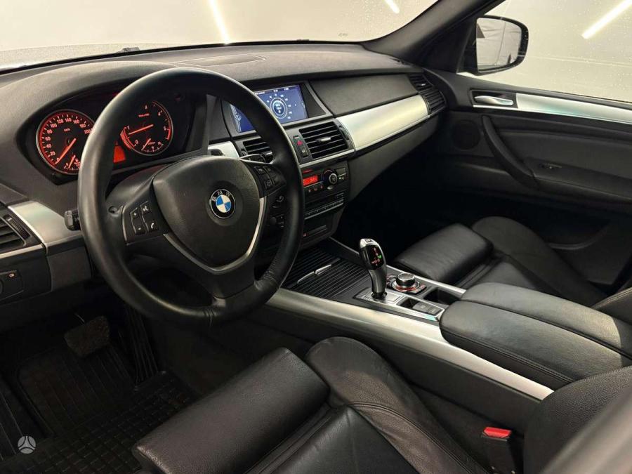 Melns BMW X5 2010 Marijampole, ar dzinēja tilpumu 2.99 L un nobraukumu 332 tūkst. km par 9850 €, foto 15 vietnē AUTOMOTO.COM.LV