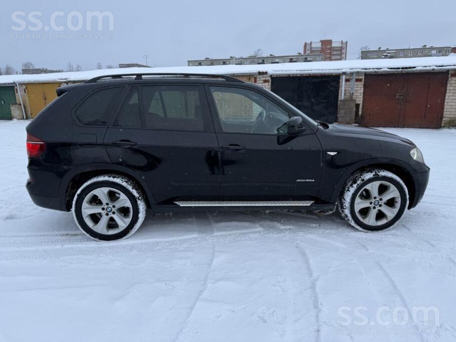 Melns BMW X5 2010 Rēzekne, ar dzinēja tilpumu 3.00 L un nobraukumu 301 tūkst. km par 10900 €, foto 4 vietnē AUTOMOTO.COM.LV