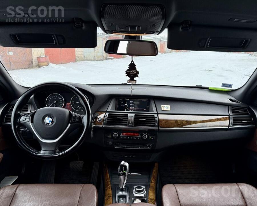 Melns BMW X5 2010 Rēzekne, ar dzinēja tilpumu 3.00 L un nobraukumu 301 tūkst. km par 10900 €, foto 11 vietnē AUTOMOTO.COM.LV