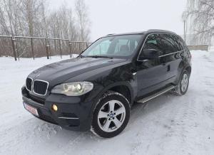 Black BMW X5 2010 in Ukmerge, with an engine capacity of 2.99 L and mileage of 334 thousand km for 9400 €, photo  on AUTOMOTO.COM.LV