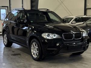 Melns BMW X5 2010 Marijampole, ar dzinēja tilpumu 2.99 L un nobraukumu 295 tūkst. km par 10350 €, foto  vietnē AUTOMOTO.COM.LV