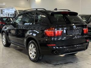 Black BMW X5 2010 in Marijampole, with an engine capacity of 2.99 L and mileage of 295 thousand km for 10350 €, photo 6 on AUTOMOTO.COM.LV