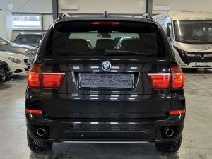 Black BMW X5 2010 in Marijampole, with an engine capacity of 2.99 L and mileage of 295 thousand km for 10350 €, photo 7 on AUTOMOTO.COM.LV