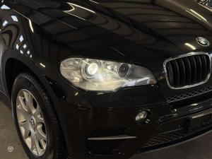 Black BMW X5 2010 in Marijampole, with an engine capacity of 2.99 L and mileage of 295 thousand km for 10350 €, photo 33 on AUTOMOTO.COM.LV
