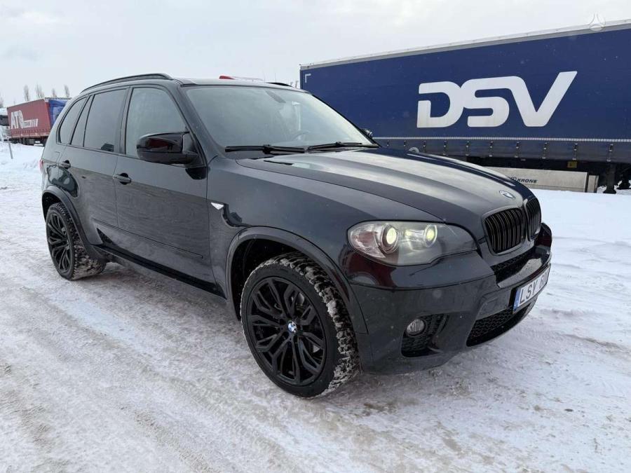 Black BMW X5 2010 in Klaipeda, with an engine capacity of 3.00 L and mileage of 230 thousand km for 9999 €, photo 1 on AUTOMOTO.COM.LV
