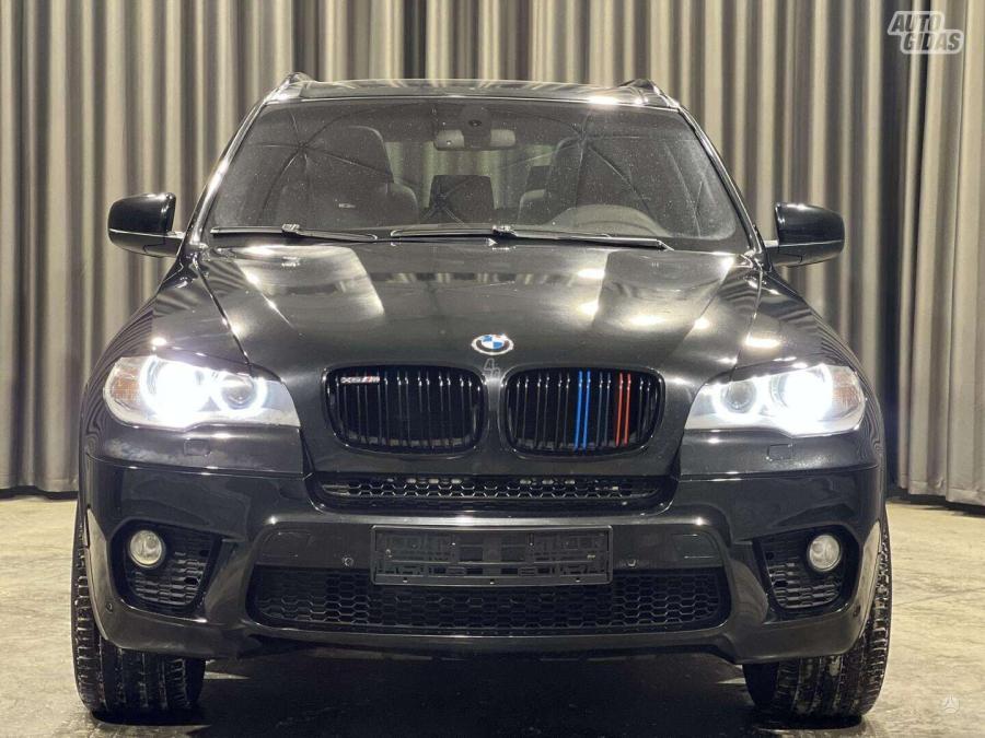 Melns BMW X5 2010 Marijampole, ar dzinēja tilpumu 3.00 L un nobraukumu 278 tūkst. km par 11250 €, foto 3 vietnē AUTOMOTO.COM.LV