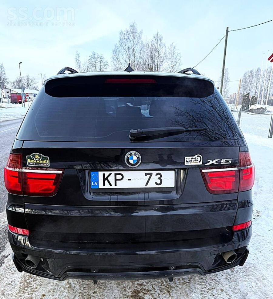 Black BMW X5 2010 in Riga, with an engine capacity of 3.00 L and mileage of 402 thousand km for 8500 €, photo 7 on AUTOMOTO.COM.LV