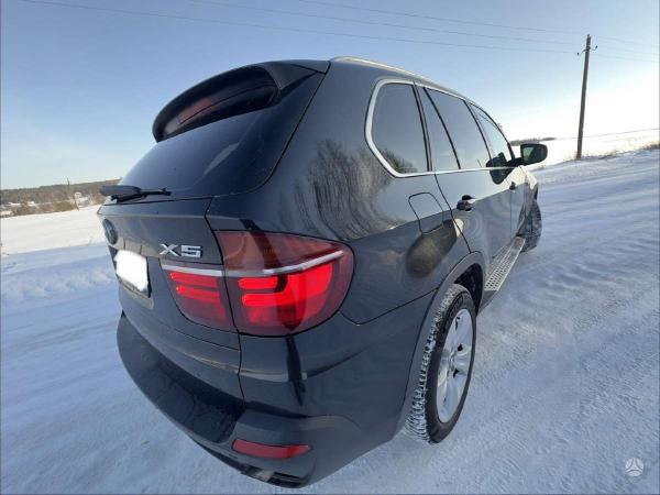 Melns BMW X5 2010 Viļņa, ar dzinēja tilpumu 3.00 L un nobraukumu 394 tūkst. km par 8700 €, foto 5 vietnē AUTOMOTO.COM.LV
