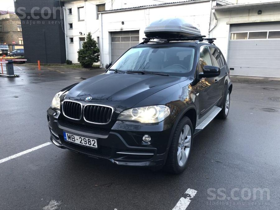 Black BMW X5 2010 in Riga, with an engine capacity of 3.00 L and mileage of 342 thousand km for 9499 €, photo 2 on AUTOMOTO.COM.LV