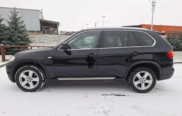 Melns BMW X5 2010 Ukmergė, ar dzinēja tilpumu 2.99 L un nobraukumu 334 tūkst. km par 8800 €, foto 2 vietnē AUTOMOTO.COM.LV