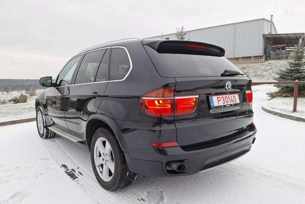 Melns BMW X5 2010 Ukmergė, ar dzinēja tilpumu 2.99 L un nobraukumu 334 tūkst. km par 8800 €, foto 3 vietnē AUTOMOTO.COM.LV