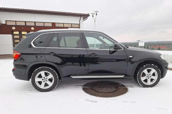 Melns BMW X5 2010 Ukmergė, ar dzinēja tilpumu 2.99 L un nobraukumu 334 tūkst. km par 8800 €, foto 5 vietnē AUTOMOTO.COM.LV