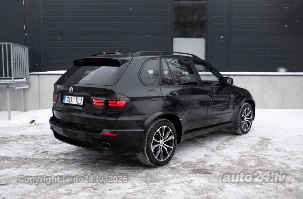 Melns BMW X5 2010 Tallina, ar dzinēja tilpumu 3.00 L un nobraukumu 300 tūkst. km par 7990 €, foto 4 vietnē AUTOMOTO.COM.LV