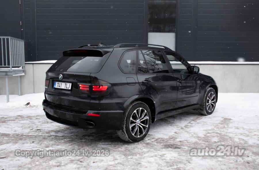 Melns BMW X5 2010 Tallina, ar dzinēja tilpumu 3.00 L un nobraukumu 300 tūkst. km par 7990 €, foto 4 vietnē AUTOMOTO.COM.LV